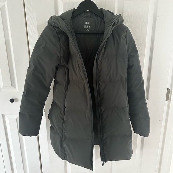 Uniqlo | Jackets & Coats | Uniqlo Lightweight Waterproof Puffer Jacket ...
